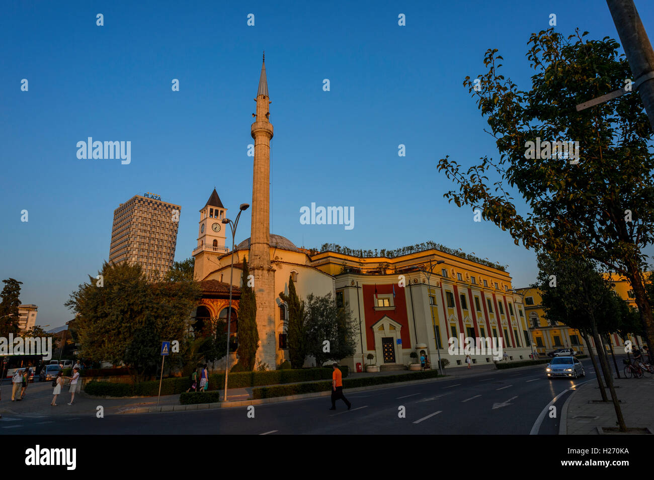 La moschea di tirana immagini e fotografie stock ad alta risoluzione ...