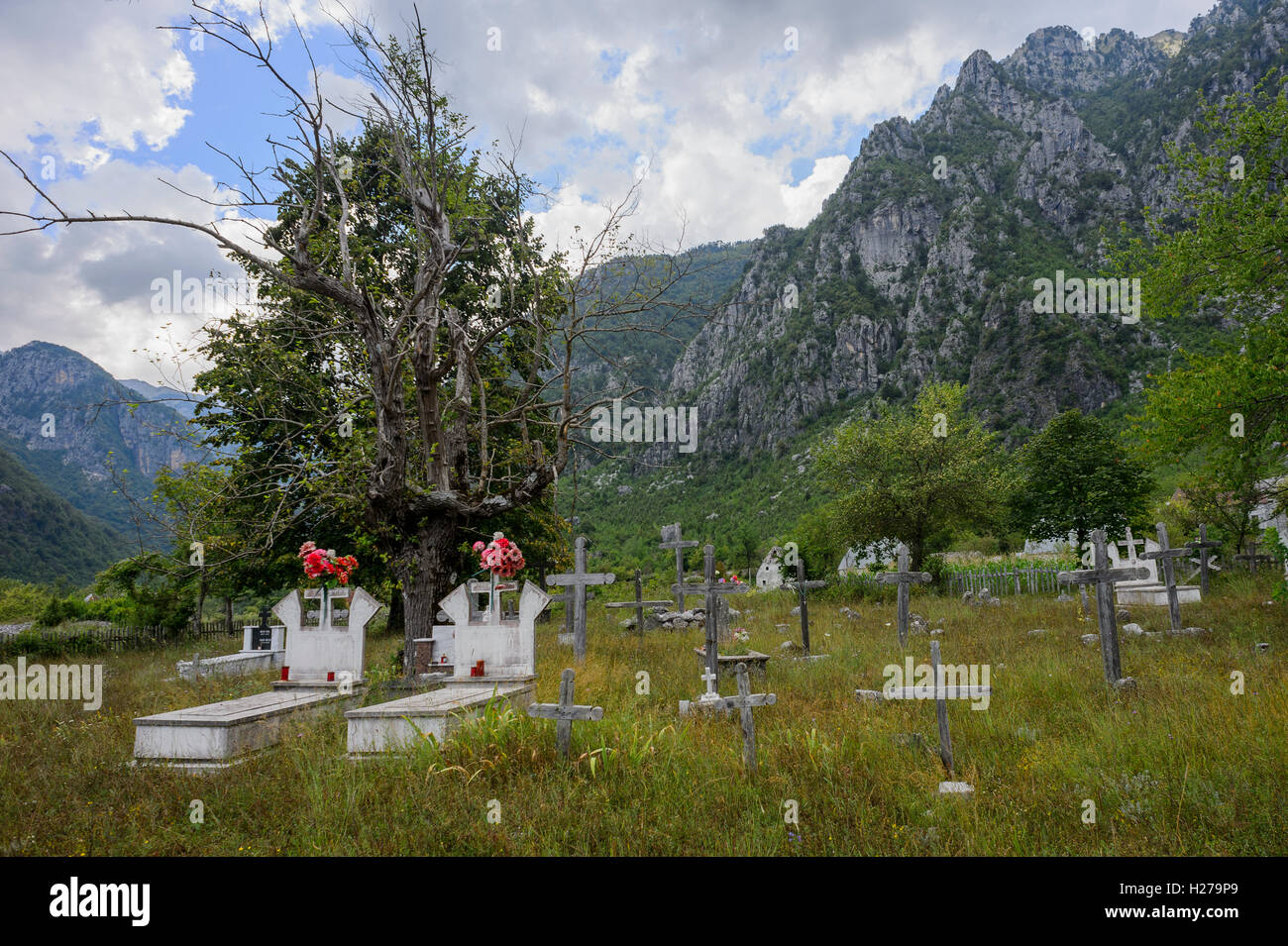 Accursed mountains albania immagini e fotografie stock ad alta ...