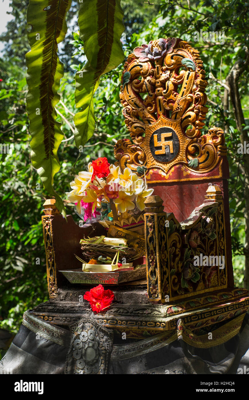 Simbolo della croce uncinata immagini e fotografie stock ad alta ...
