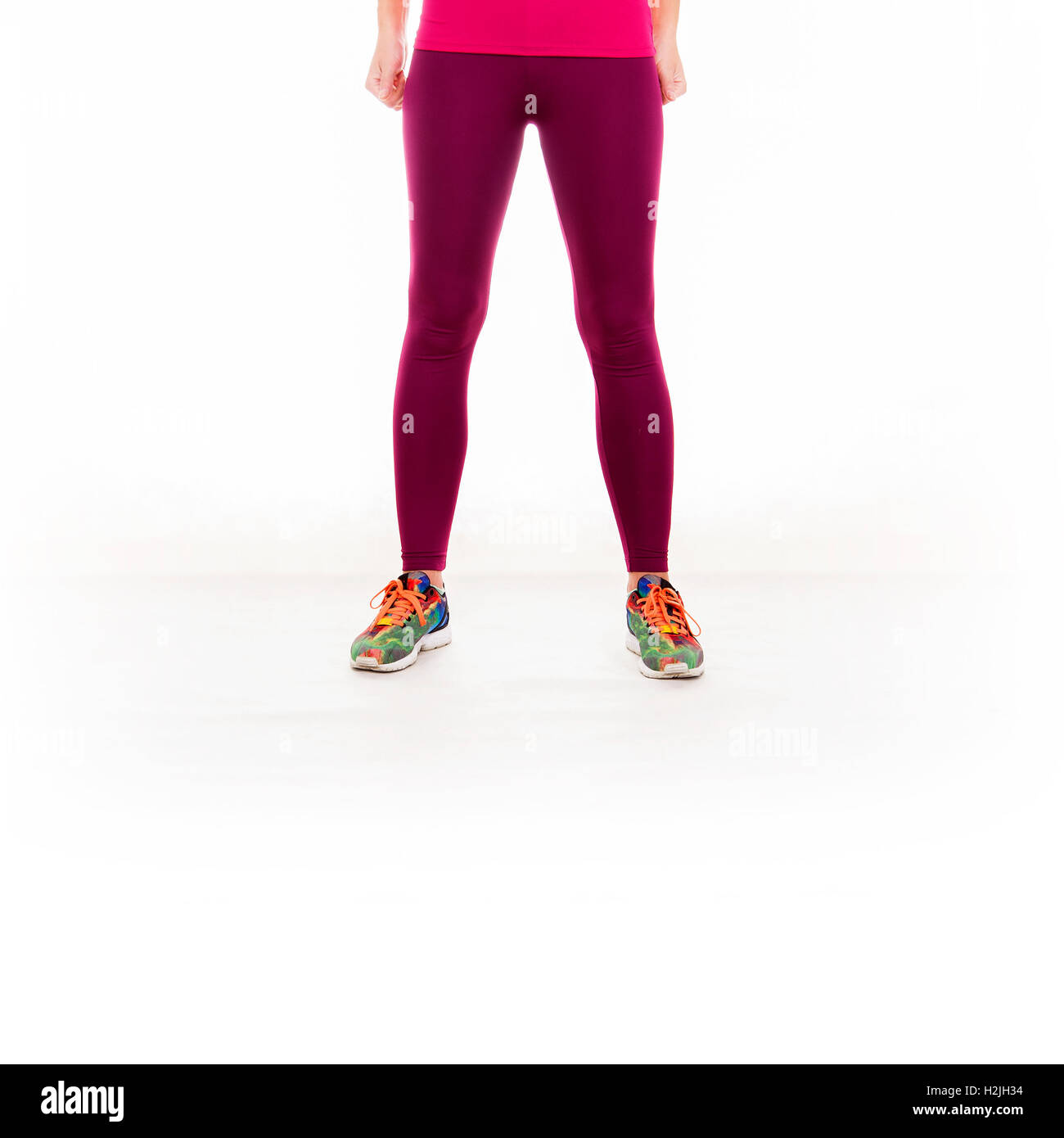 Gambe su sfondo bianco immagini e fotografie stock ad alta risoluzione ...