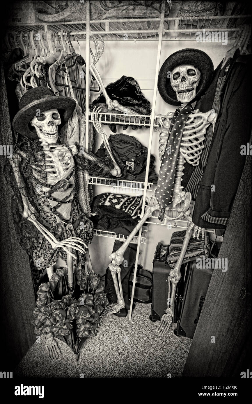 Scheletri vestiti immagini e fotografie stock ad alta risoluzione - Alamy