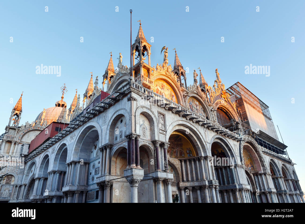 Cattedrale patriarcale immagini e fotografie stock ad alta risoluzione ...