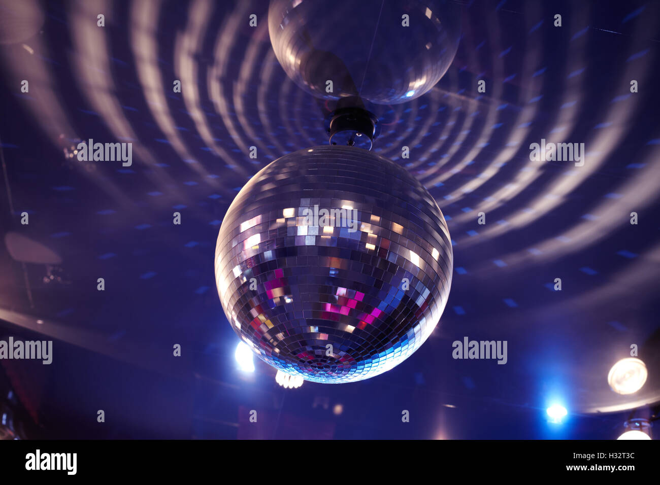 Globo della discoteca immagini e fotografie stock ad alta risoluzione ...