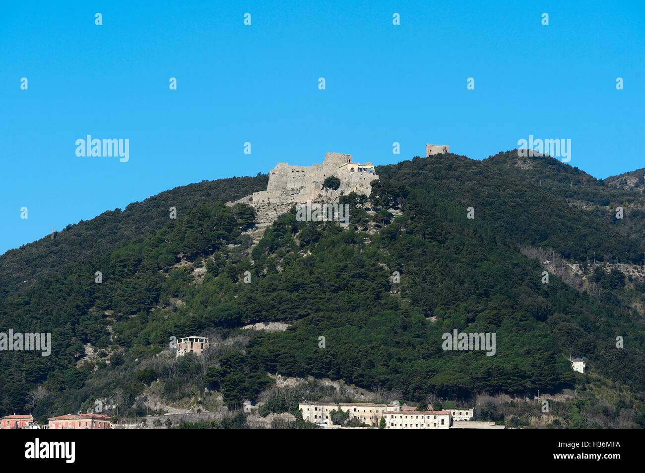 Castello arechi salerno immagini e fotografie stock ad alta risoluzione ...