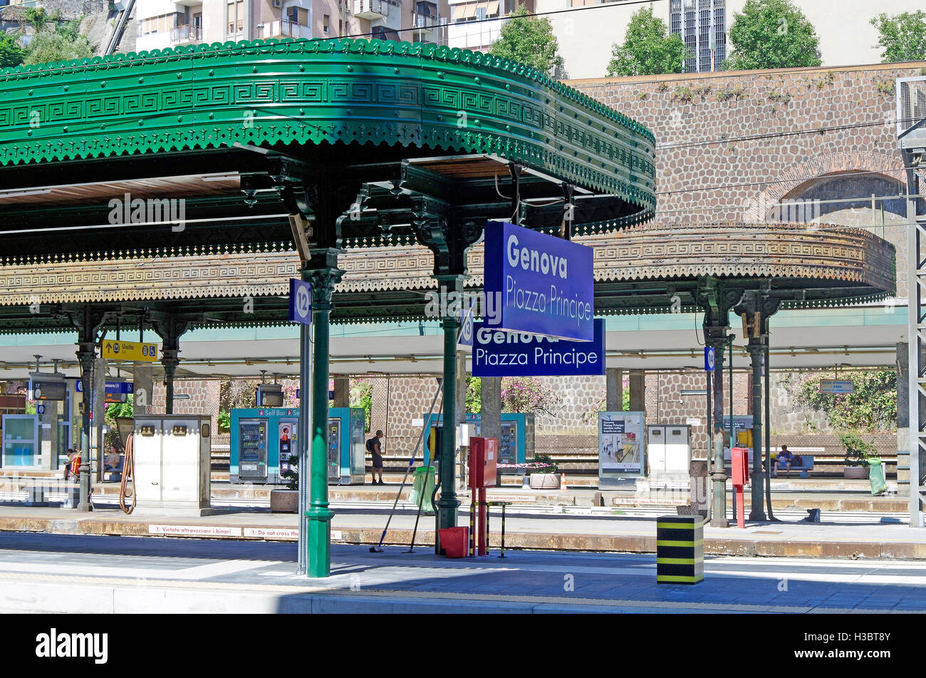 Italia Genova Genova Piazza Principe stazione ferroviaria Foto stock ...