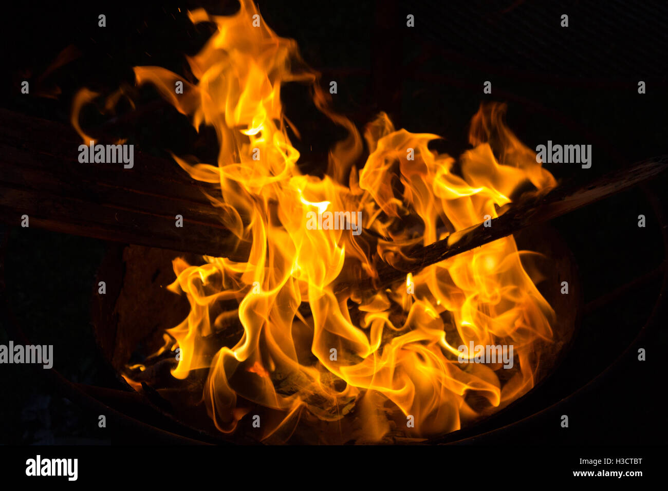 Sfondo inferno immagini e fotografie stock ad alta risoluzione - Alamy