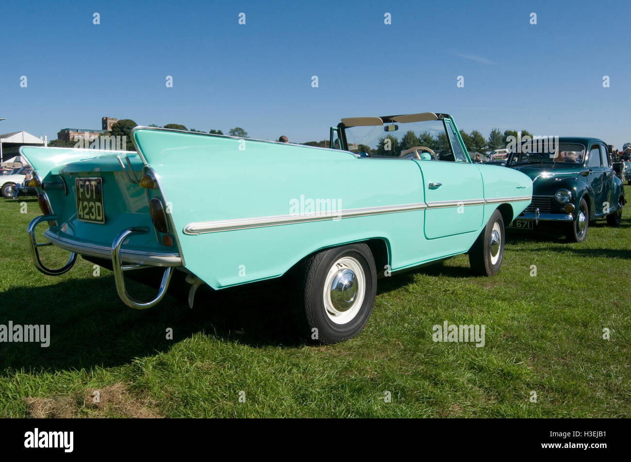 Amphibious vehicles immagini e fotografie stock ad alta risoluzione - Alamy