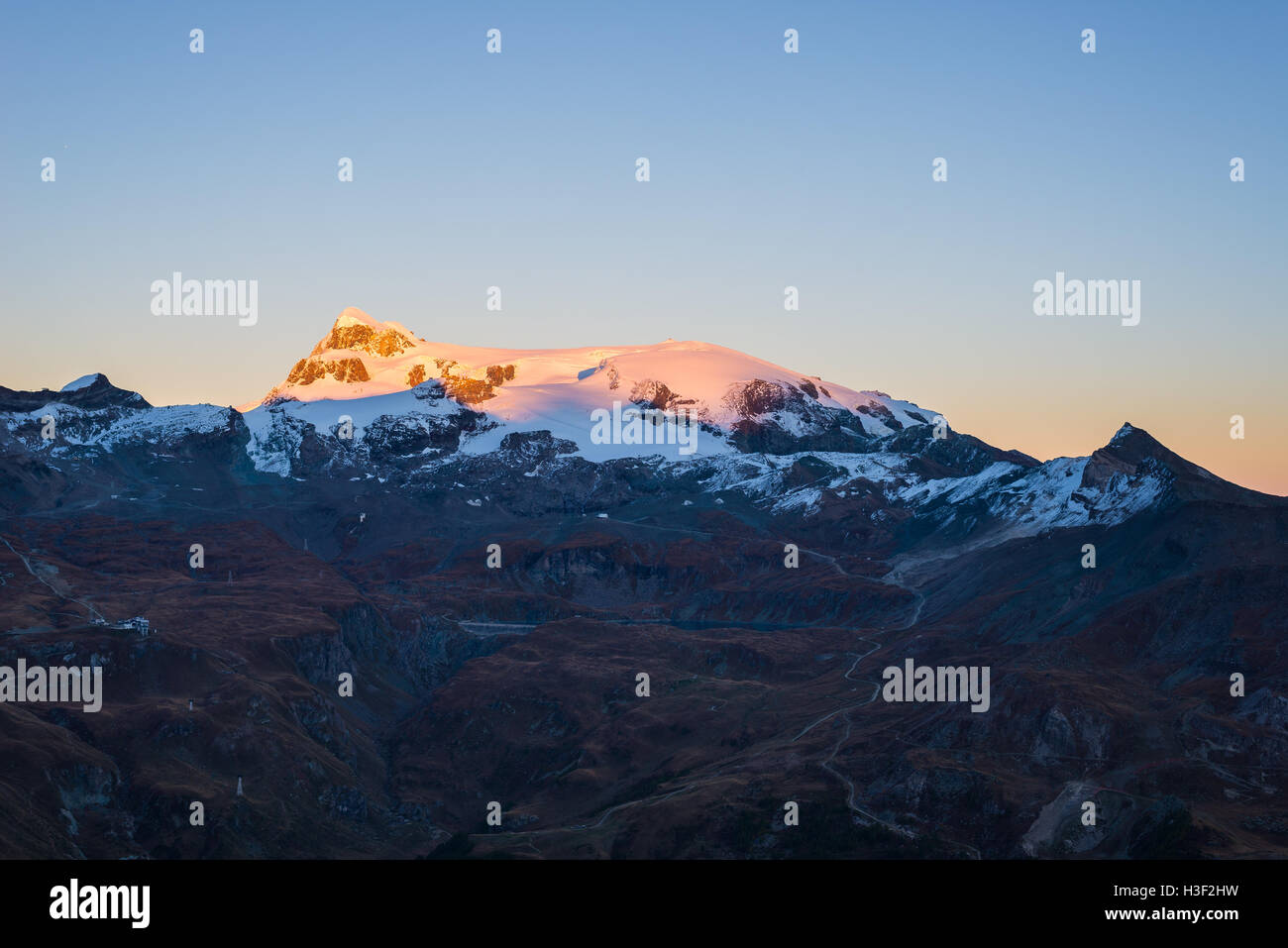 Monte rosa gressoney immagini e fotografie stock ad alta risoluzione ...