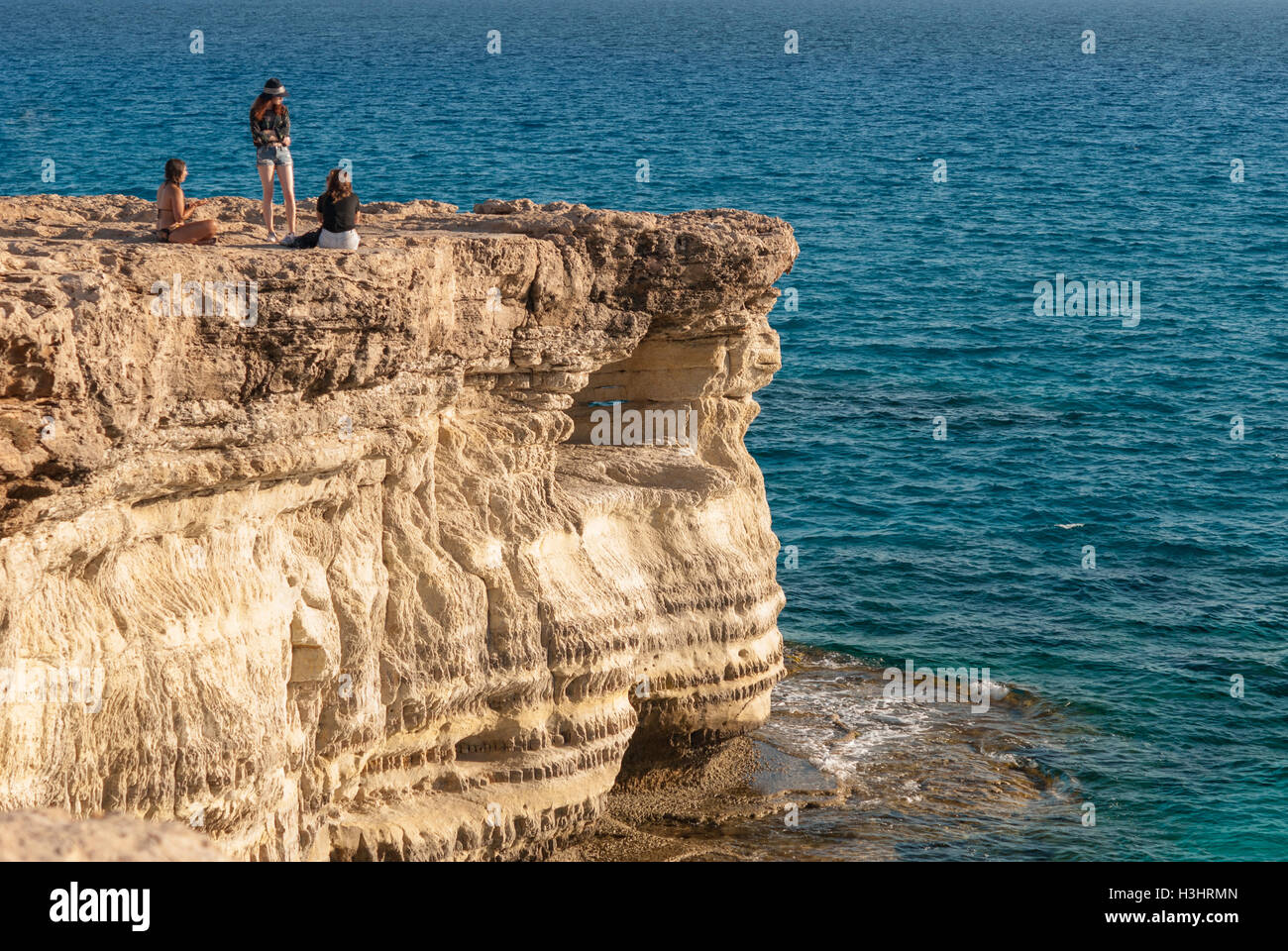 Ragazze cipriote immagini e fotografie stock ad alta risoluzione - Alamy
