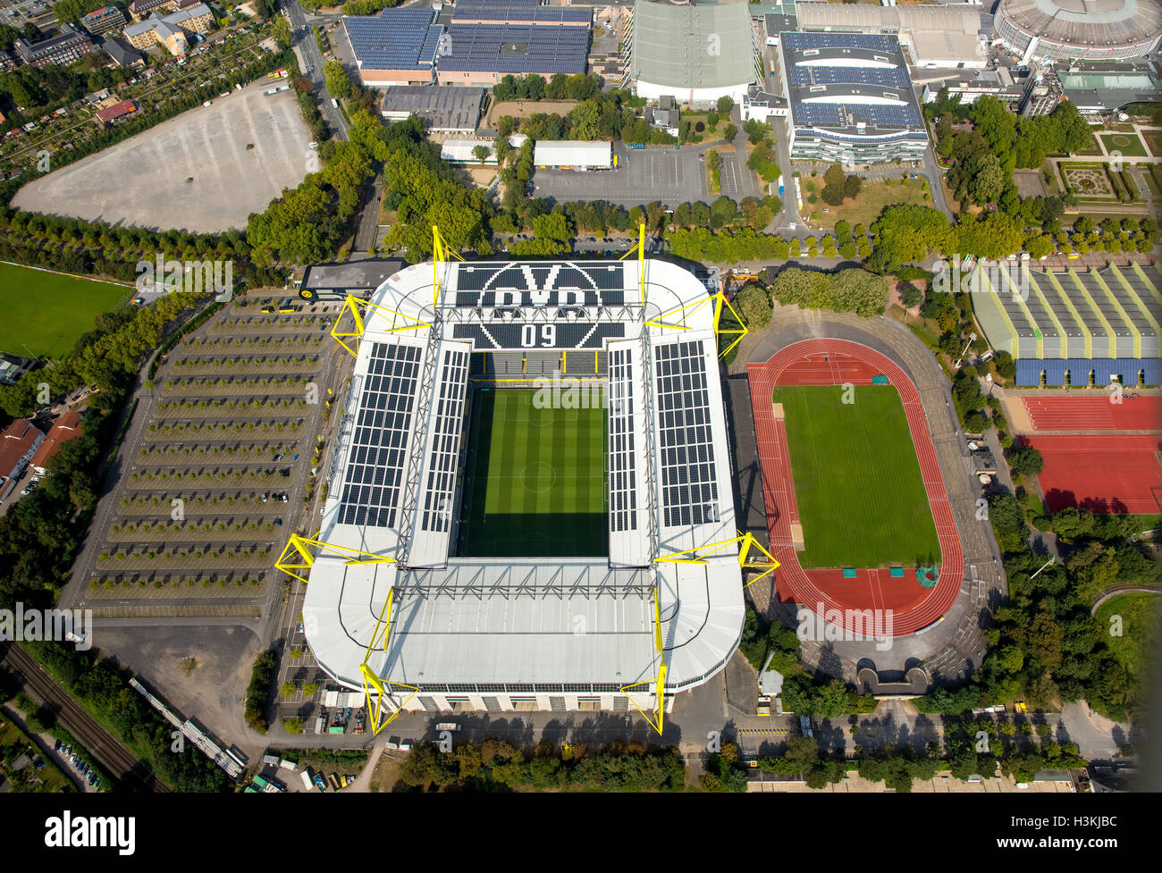 Stadion des bvb immagini e fotografie stock ad alta risoluzione - Alamy