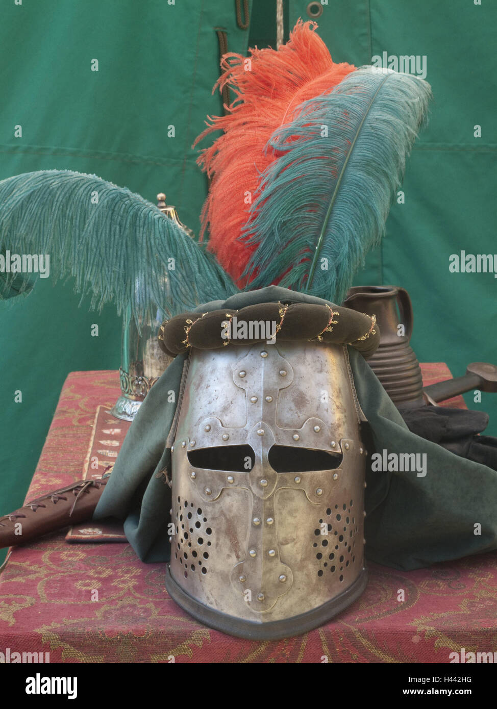 Copricapo piumato immagini e fotografie stock ad alta risoluzione - Alamy