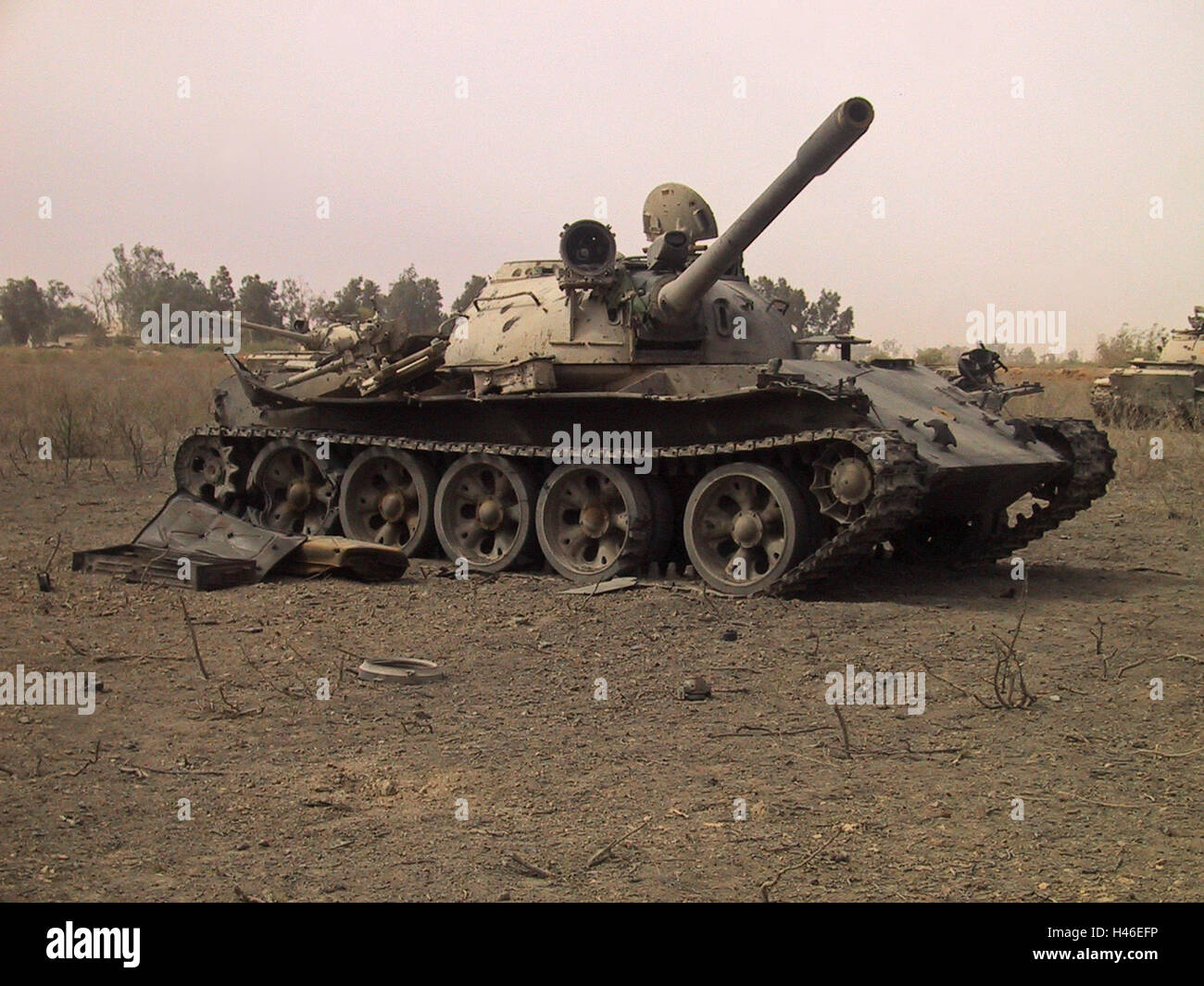 Un carro armato iracheno t55 distrutto immagini e fotografie stock ad ...