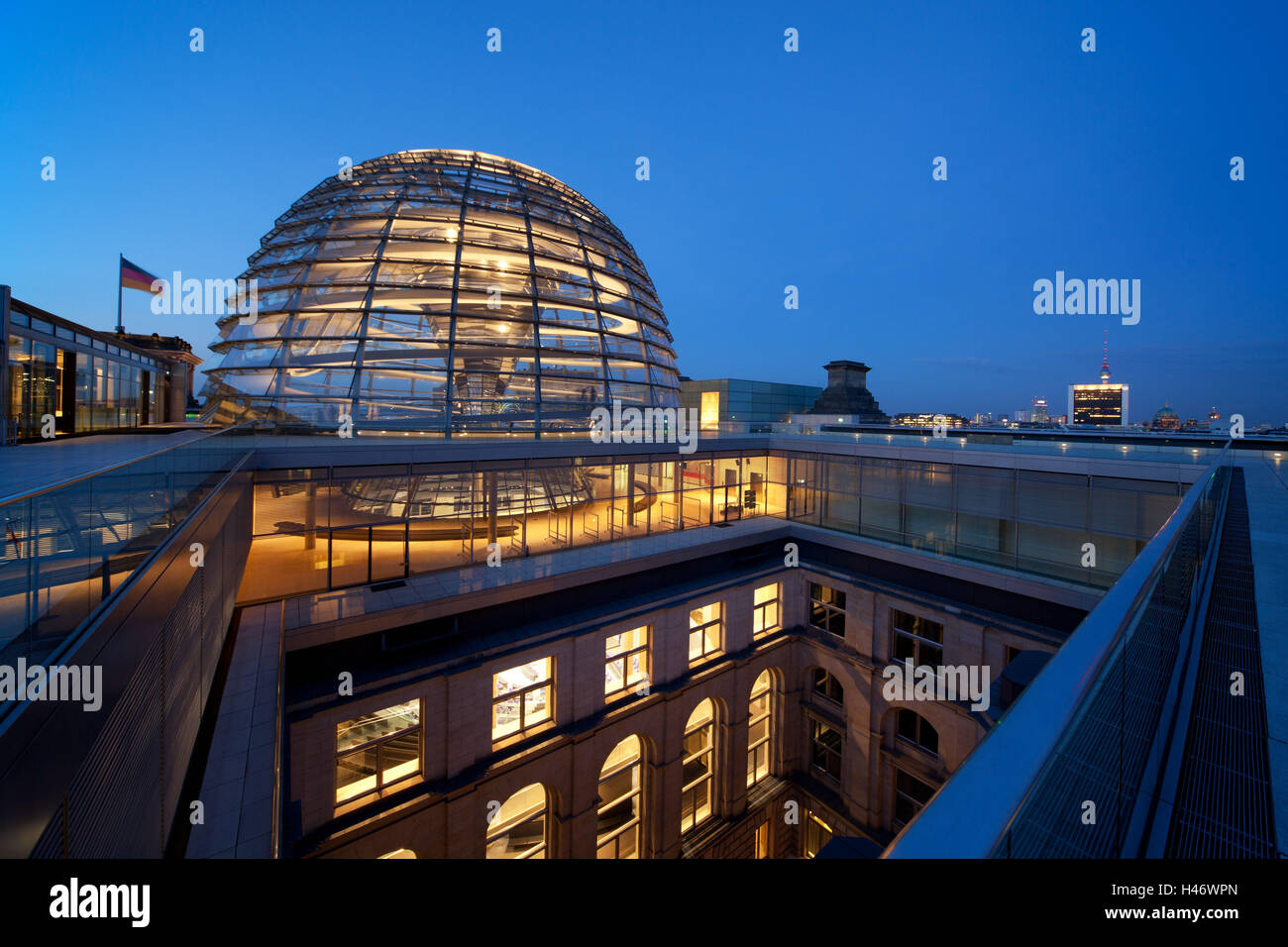 Berlin reichstag immagini e fotografie stock ad alta risoluzione - Alamy