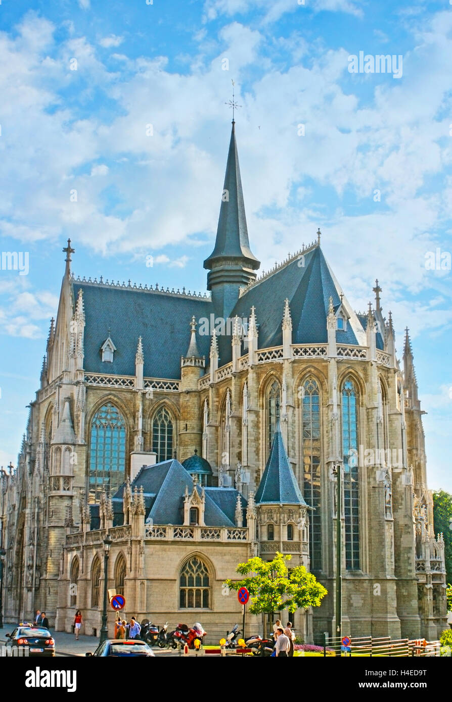 L'abside della chiesa di Notre Dame du Sablon, costruita in stile ...