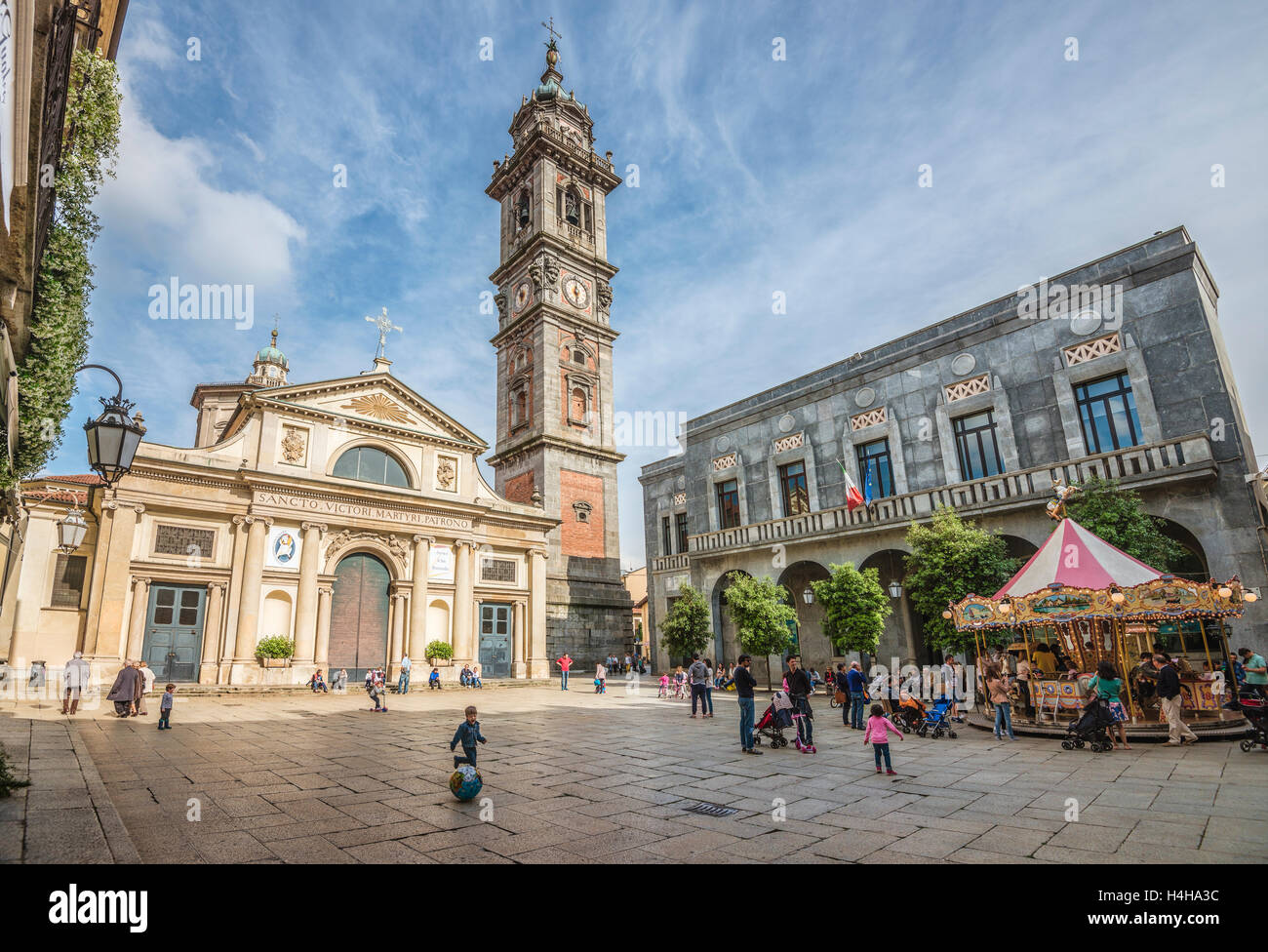 Piazza San Vittore, Varese, Italia Foto stock - Alamy