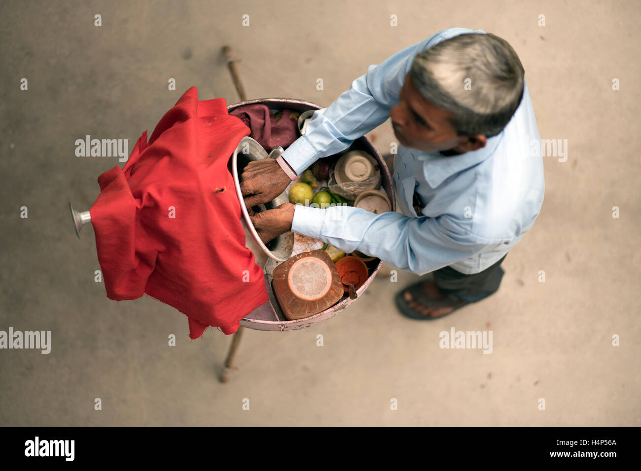 Indian hawker immagini e fotografie stock ad alta risoluzione - Alamy