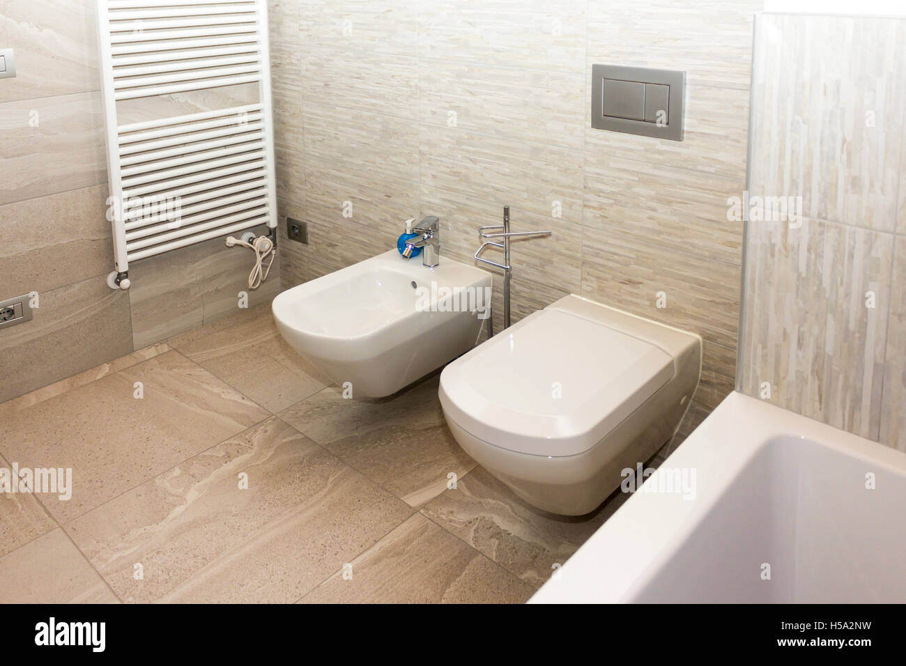 Usare wc immagini e fotografie stock ad alta risoluzione - Alamy