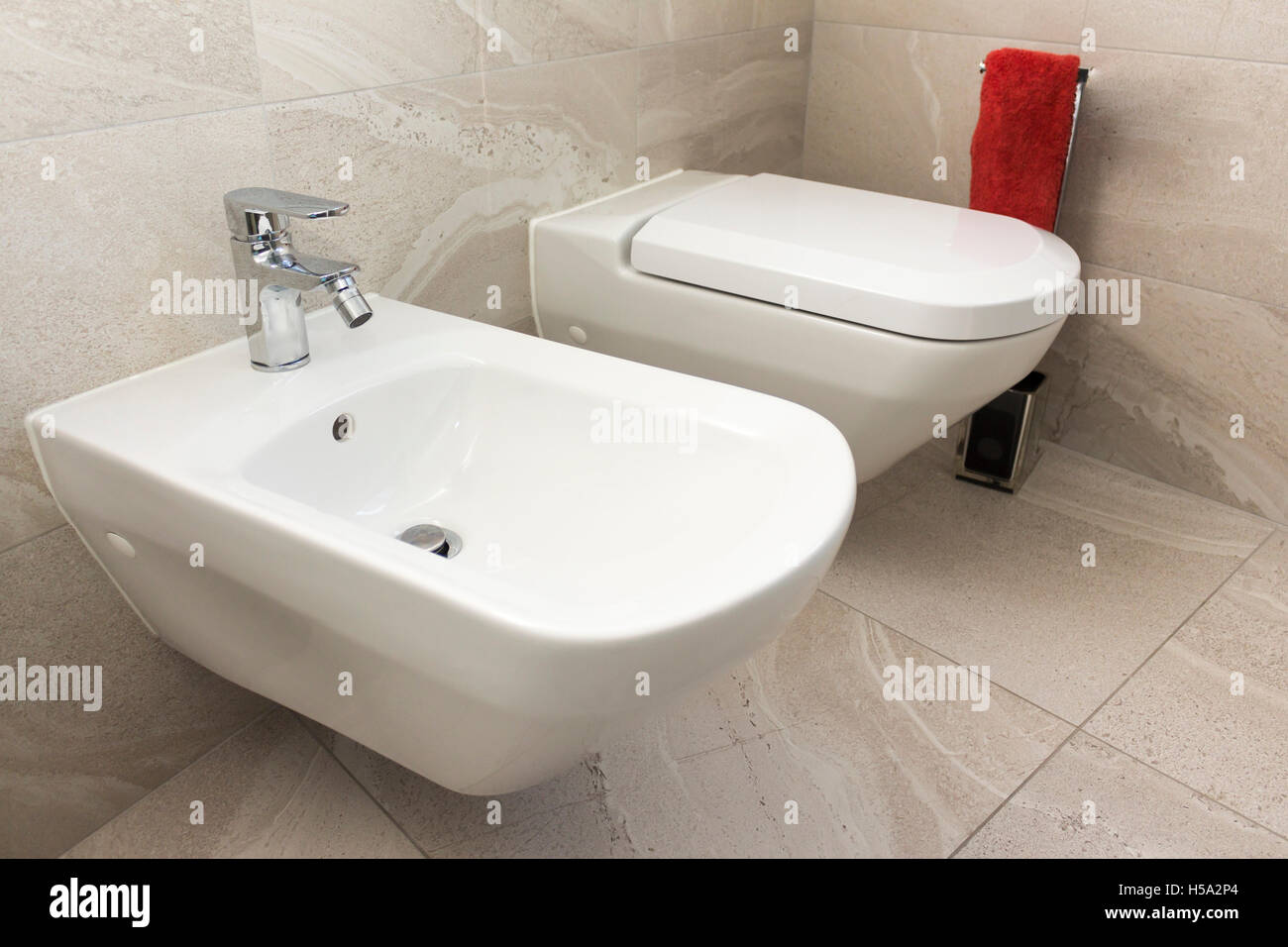 Usare wc immagini e fotografie stock ad alta risoluzione - Alamy