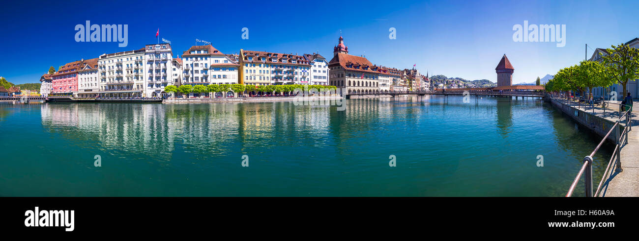 Centro storico della città di Lucerna con il famoso Ponte della ...