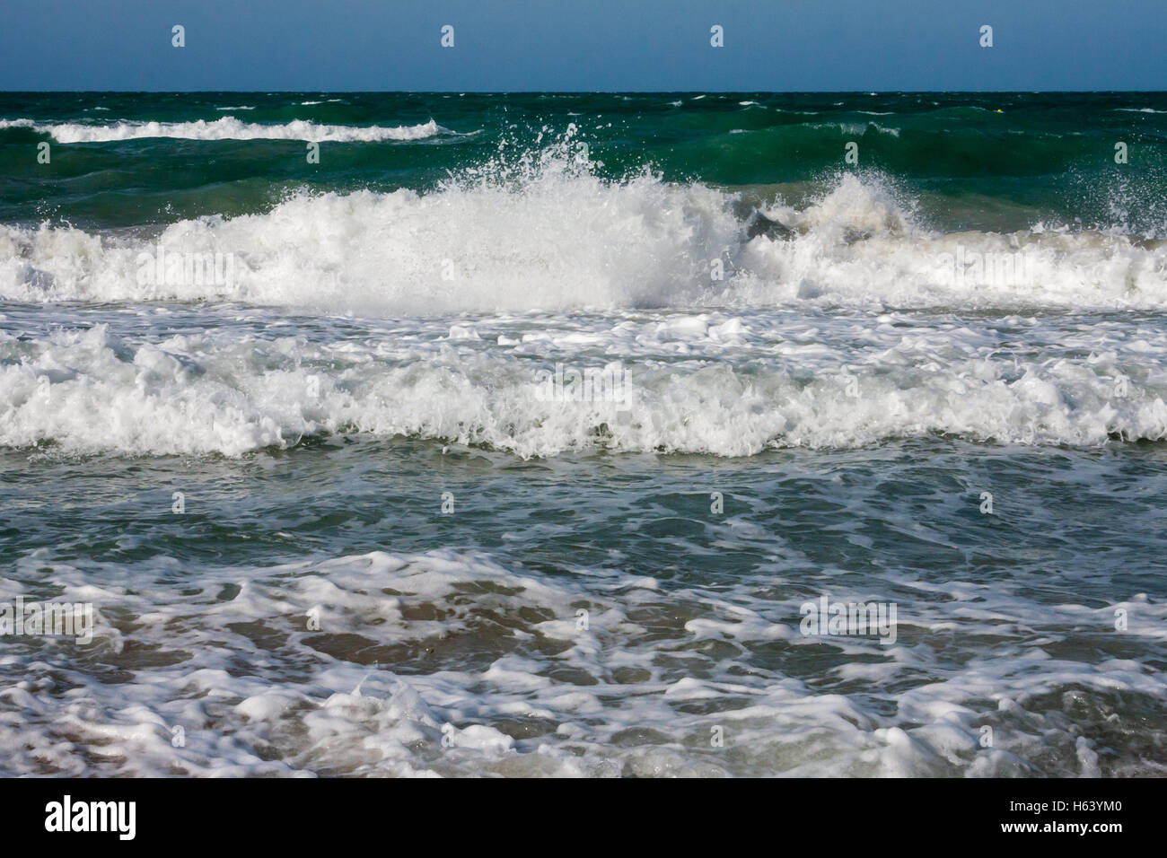 Mare spumeggiante immagini e fotografie stock ad alta risoluzione - Alamy