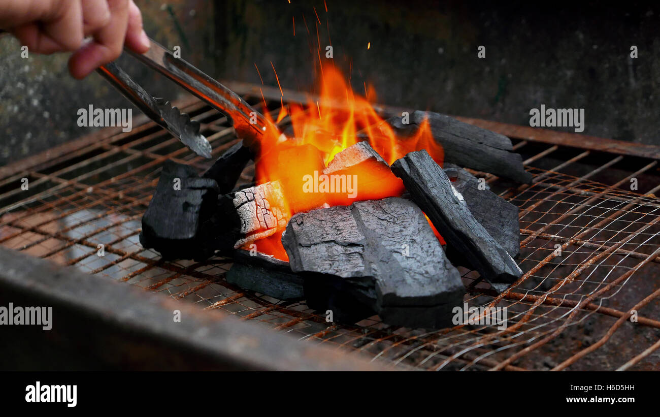 Preparare il carbone immagini e fotografie stock ad alta risoluzione ...