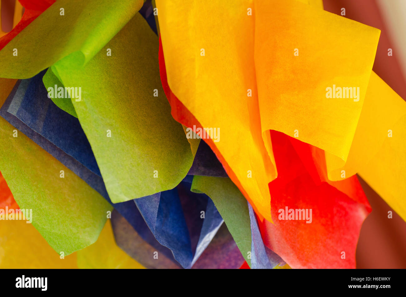Carta colorata immagini e fotografie stock ad alta risoluzione - Alamy