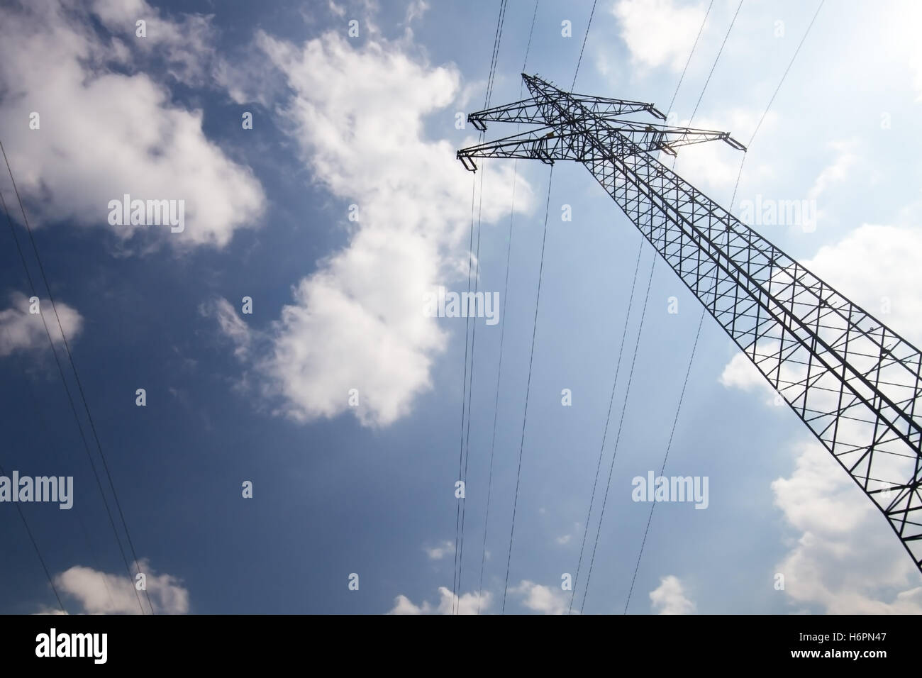 Pilone della centrale elettrica immagini e fotografie stock ad alta ...