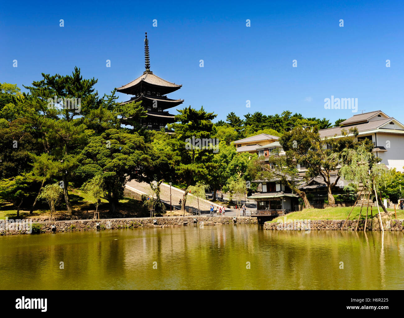 Templi giappone immagini e fotografie stock ad alta risoluzione - Alamy