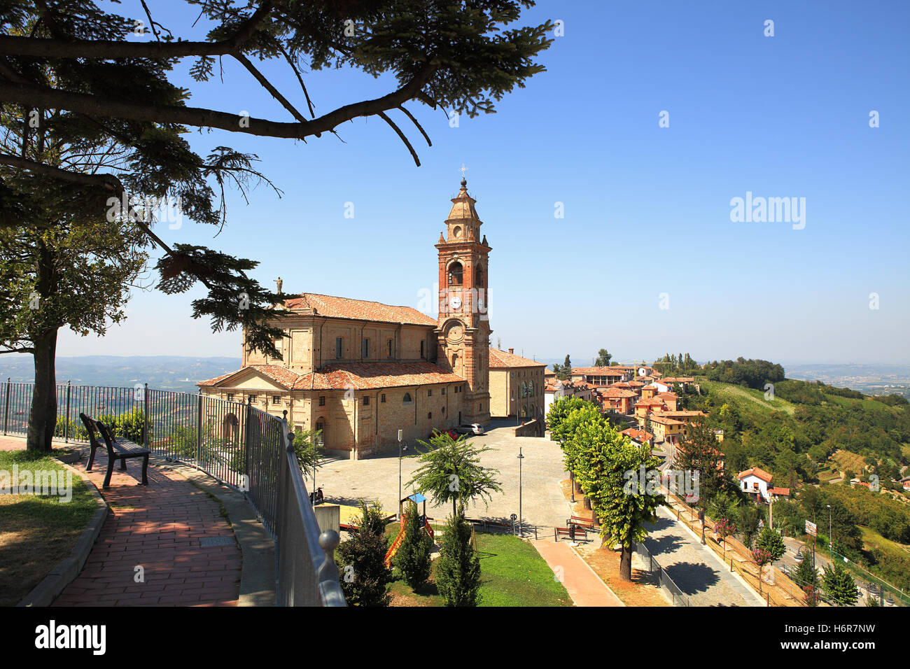 Antiche chiese di costruzione immagini e fotografie stock ad alta ...