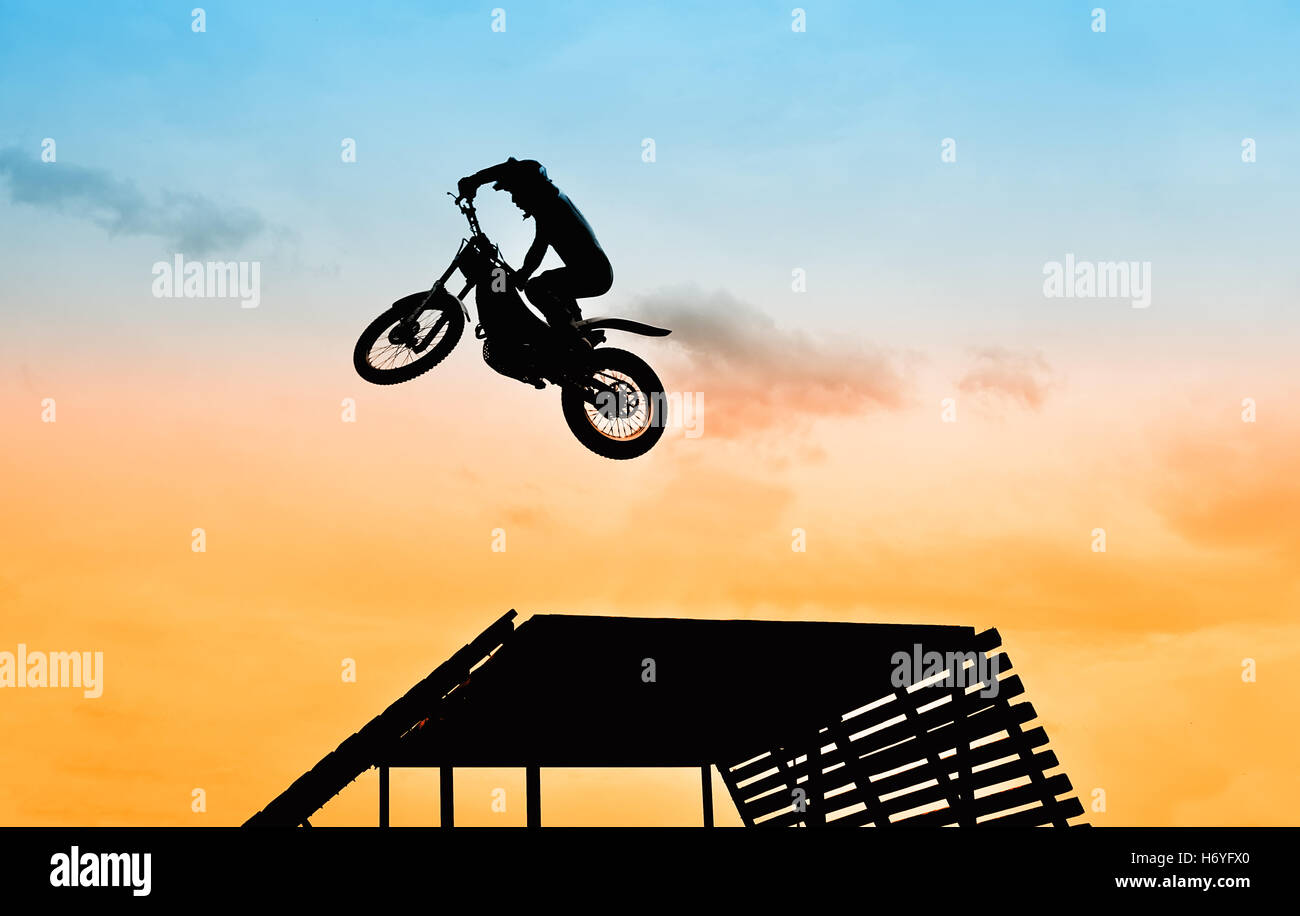 Moto acrobatica immagini e fotografie stock ad alta risoluzione - Alamy