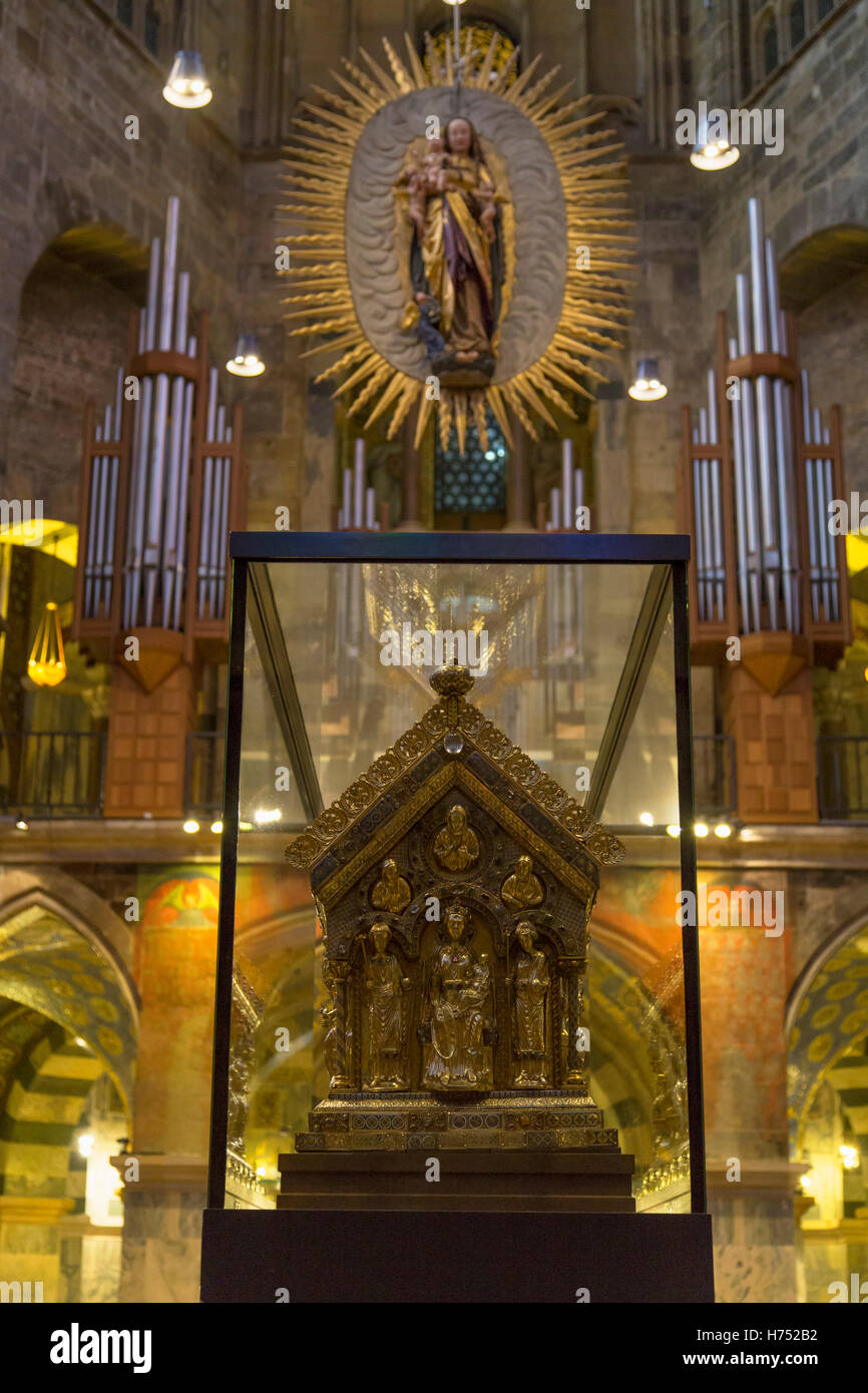 In the tomb of charlemagne at aachen immagini e fotografie stock ad ...