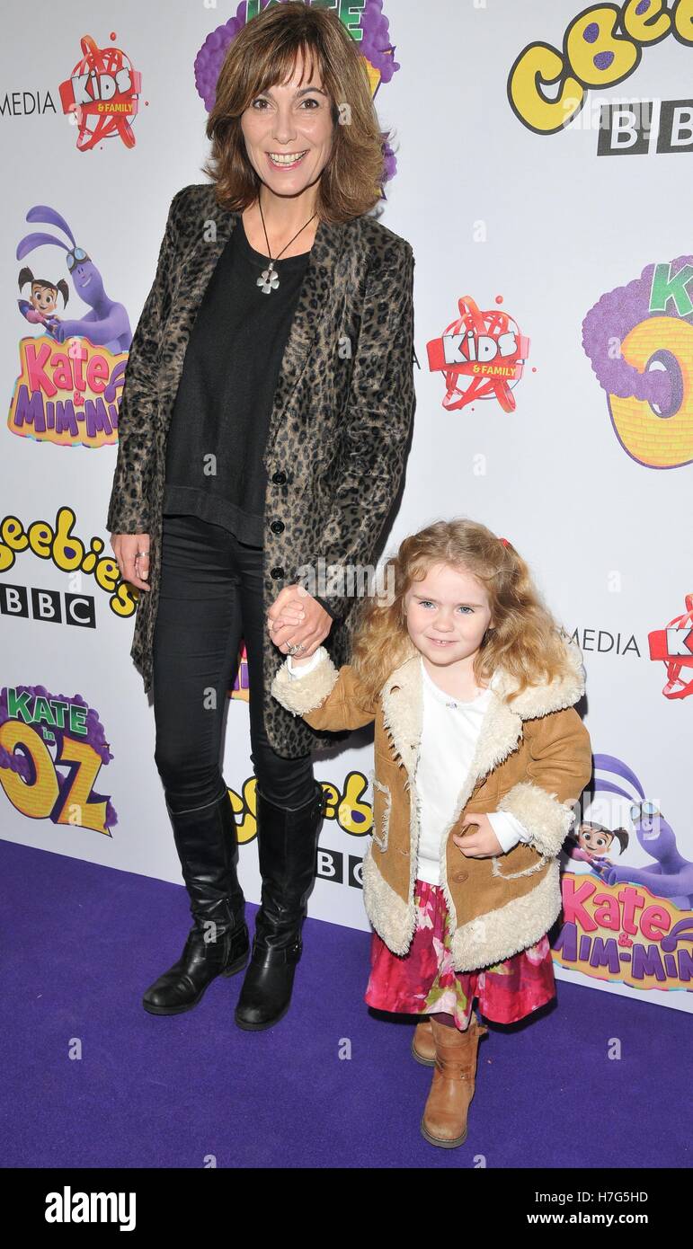 Londra, UK Fiona Dolman e Madeleine Charlotte Dolman a Kate & Mim-Mim ...