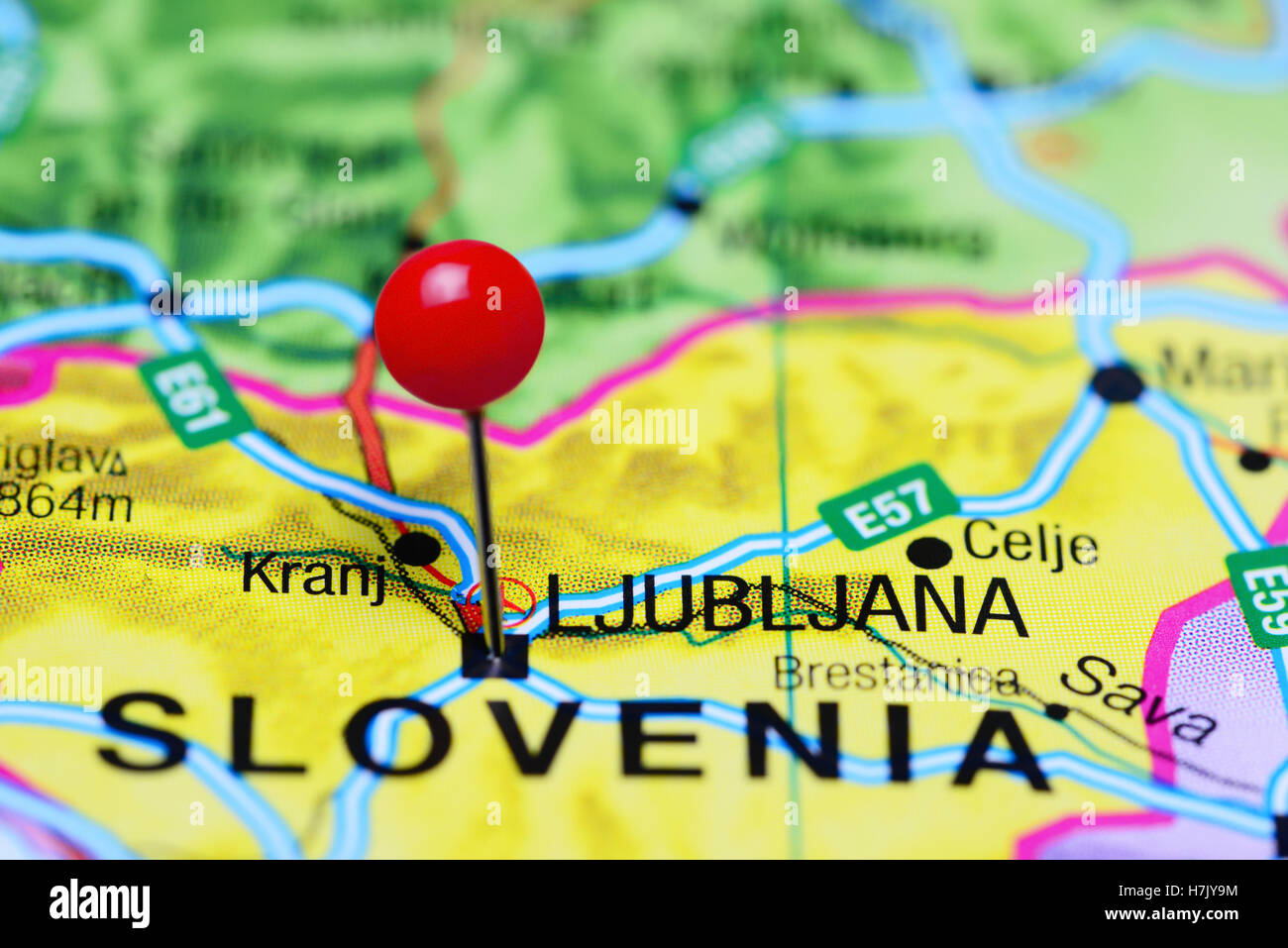 Lubiana imperniata su una mappa della Slovenia Foto stock - Alamy