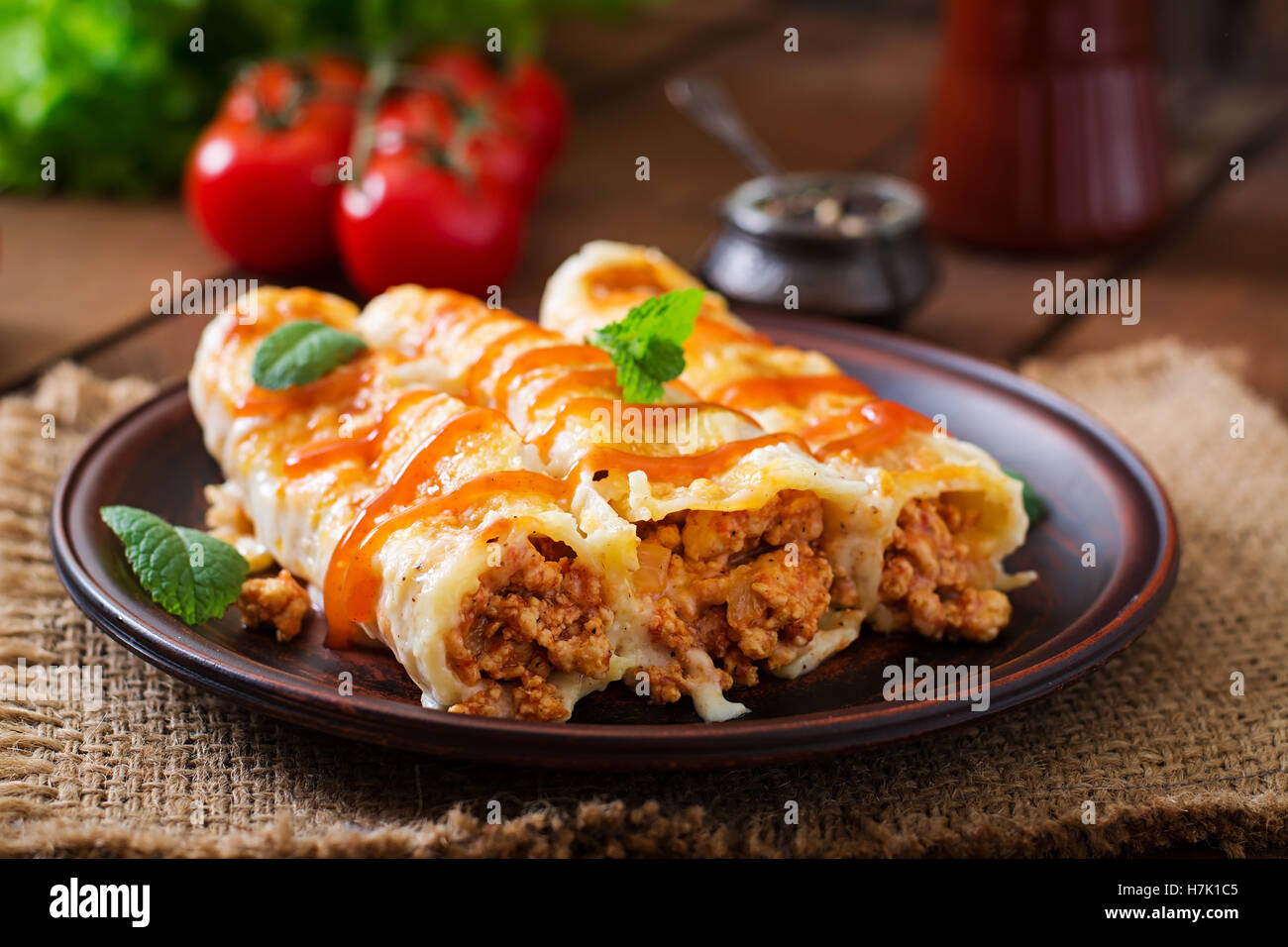 Stuffed cannelloni with meat immagini e fotografie stock ad alta ...