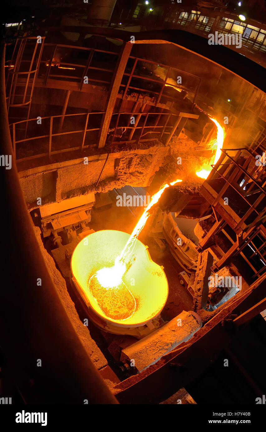 Molten metal train immagini e fotografie stock ad alta risoluzione - Alamy