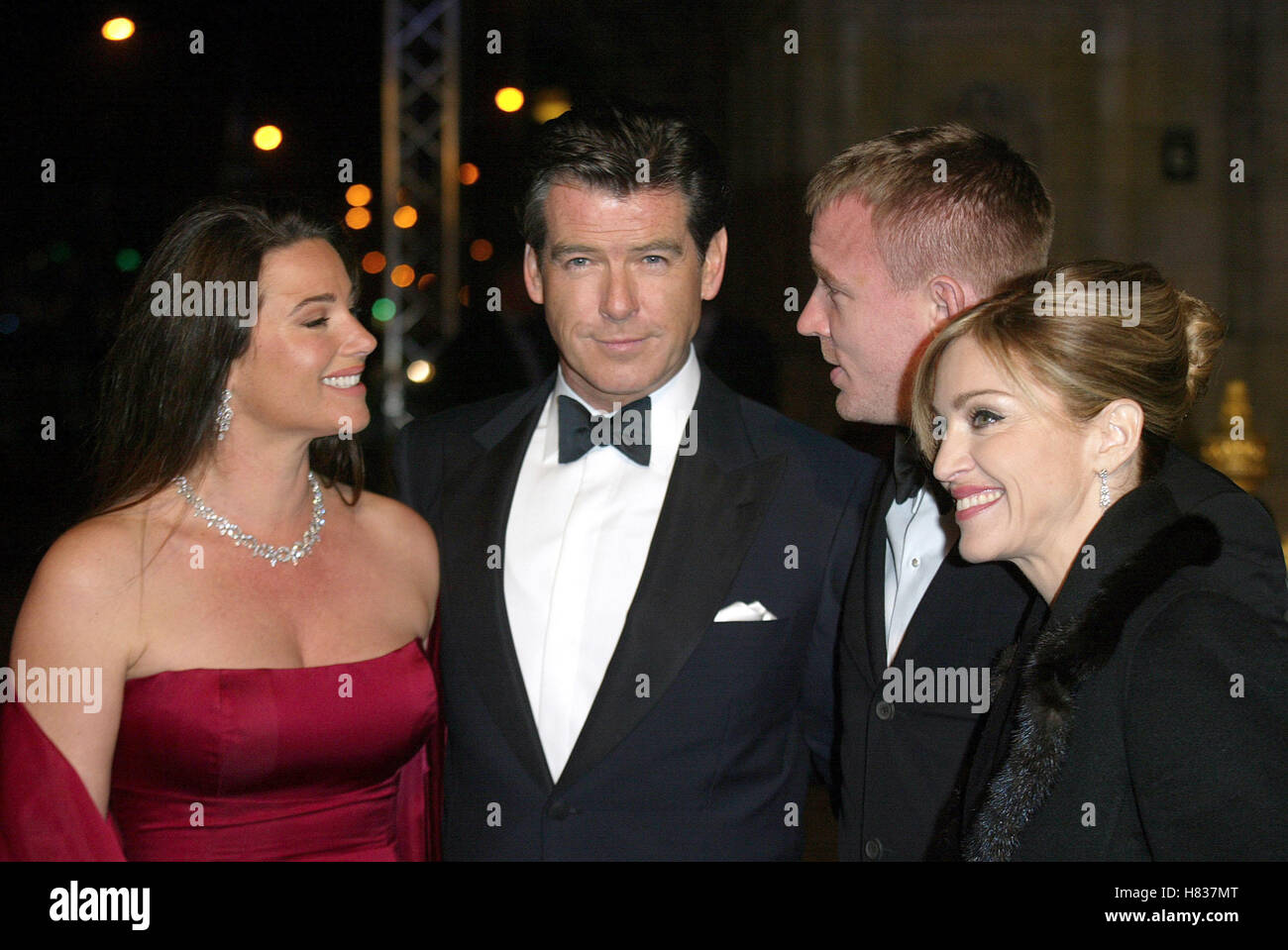KEELY SHAYE SMITH Pierce Brosnan Guy Ritchie e Madonna Die another day ...