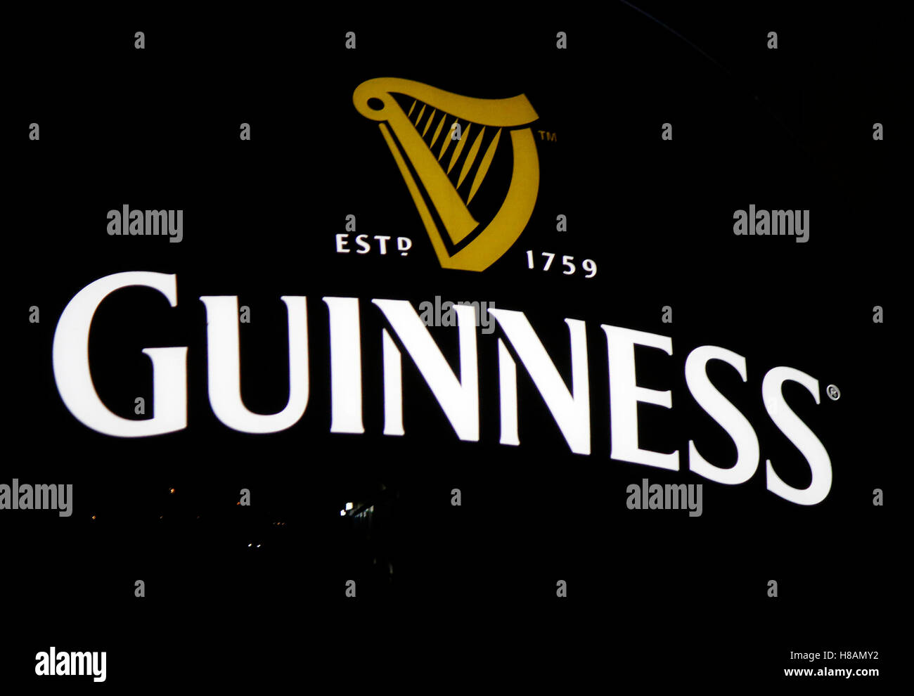 Guinness logo immagini e fotografie stock ad alta risoluzione - Alamy