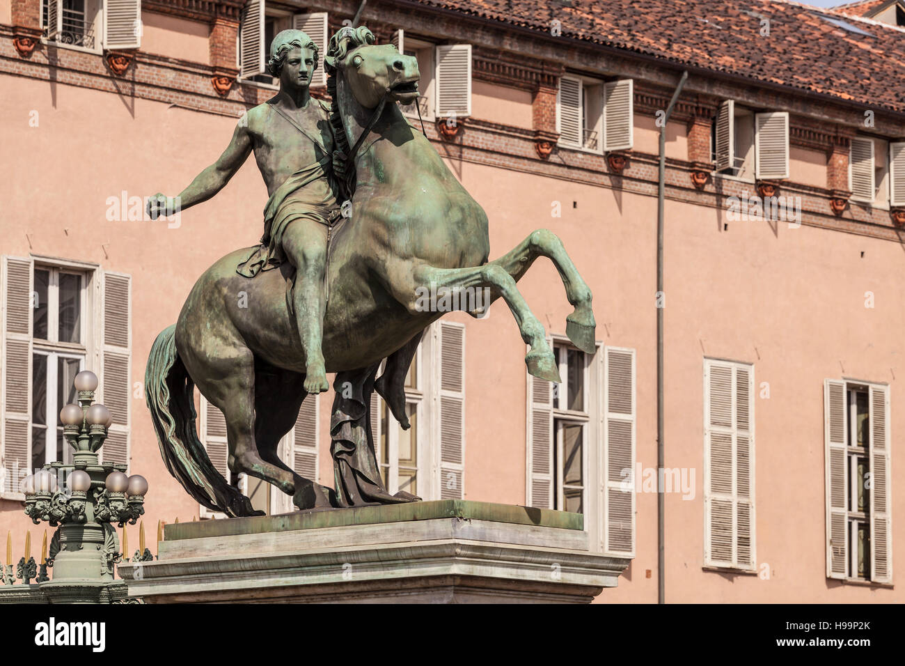 Statua dioscuri immagini e fotografie stock ad alta risoluzione - Alamy
