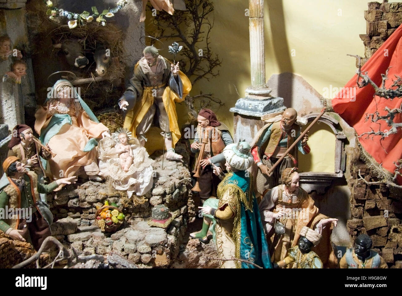 Presepe napoletano immagini e fotografie stock ad alta risoluzione - Alamy