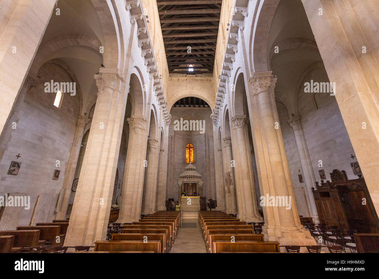 L'Italia, Puglia, Ruvo di Puglia, Duomo di Santa Maria Assunta Foto ...