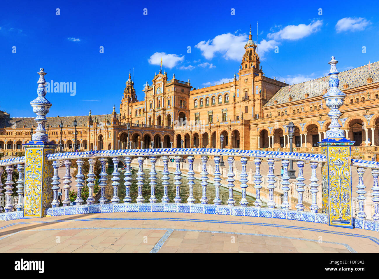 Siviglia, Spagna. Piazza di Spagna (Plaza de Espana Foto stock - Alamy