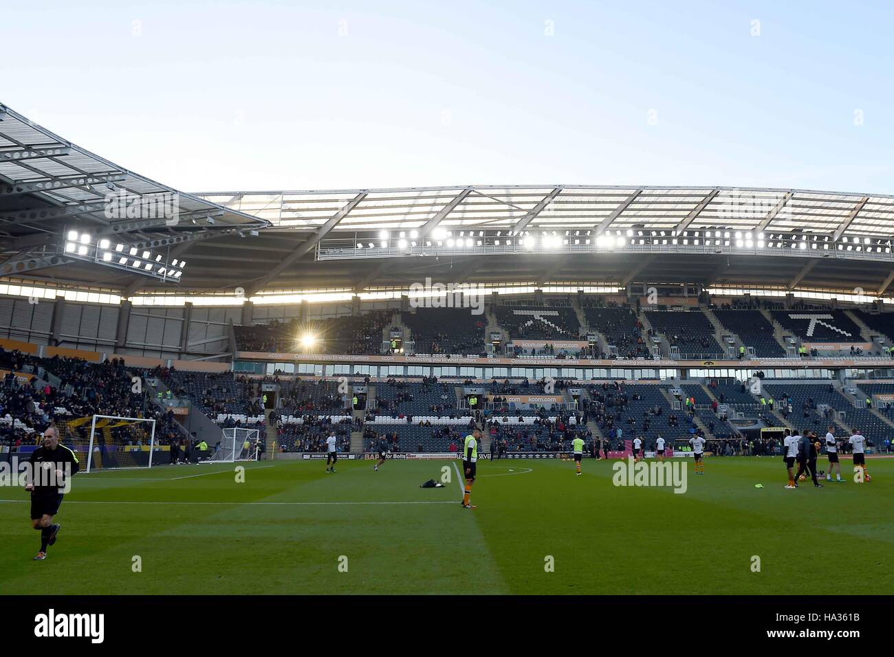 I giocatori di hull city si riscaldano prima della partita immagini e fotografie stock ad alta ...