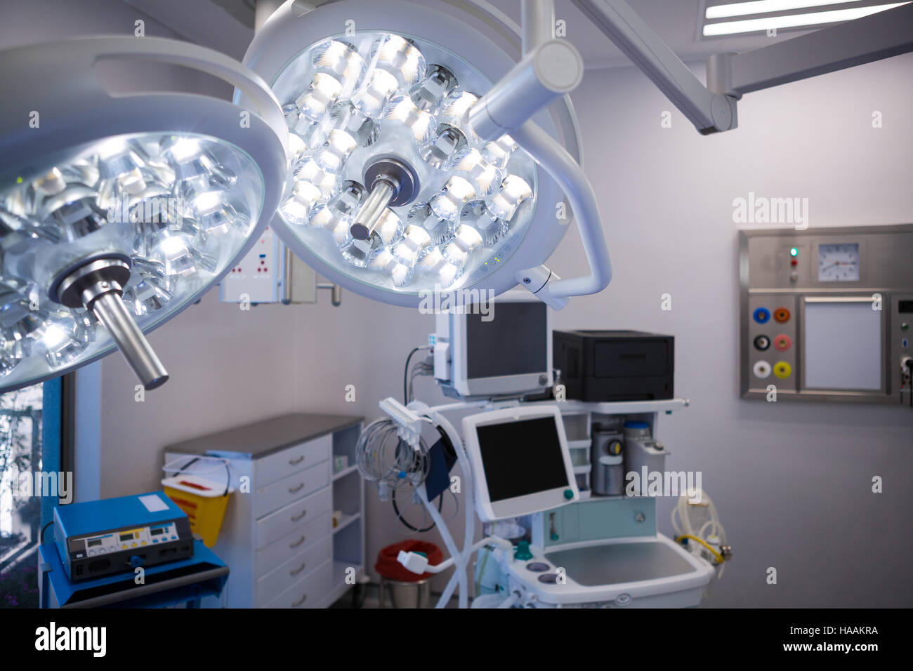 Comunicazione nella sala operatoria immagini e fotografie stock ad alta ...