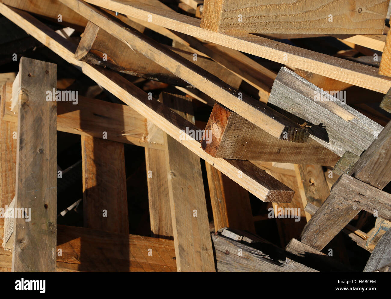 Riciclaggio pallet in legno immagini e fotografie stock ad alta ...
