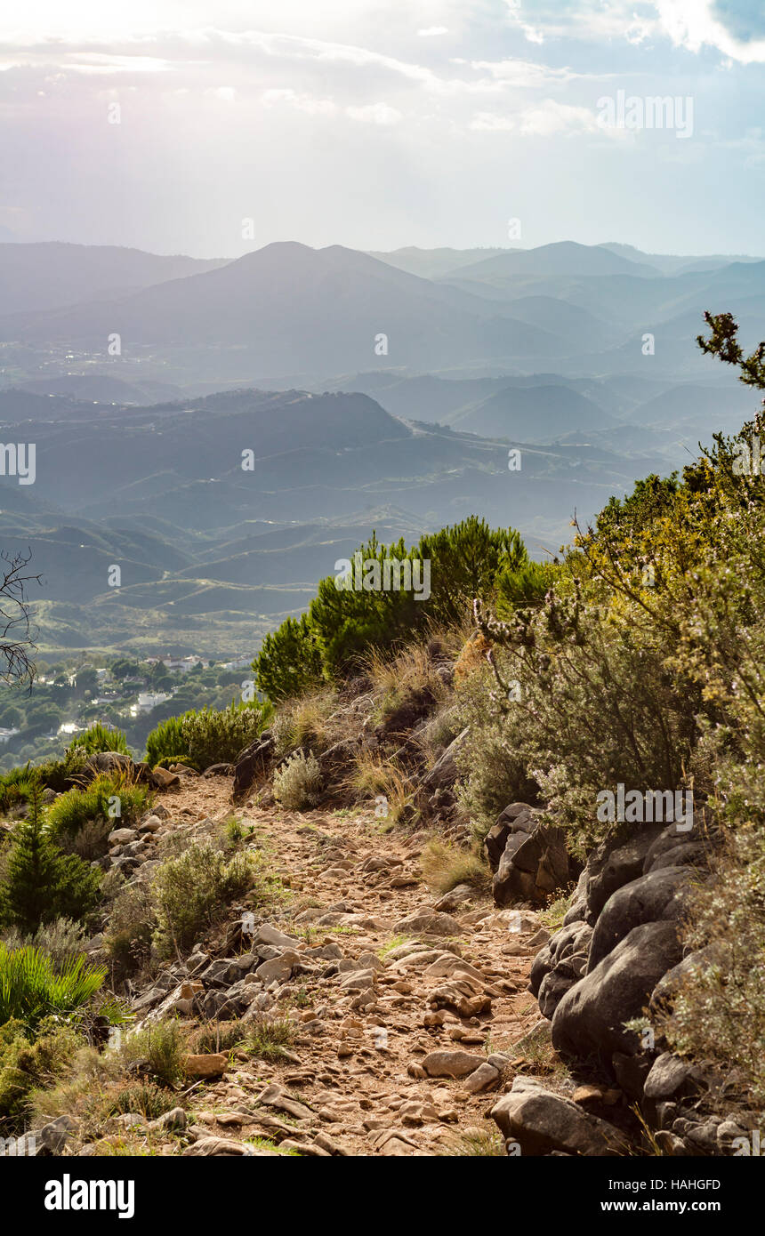 Sentiero di montagna immagini e fotografie stock ad alta risoluzione ...