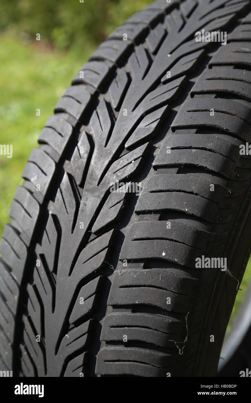 Profil profiltiefe reifen reifen immagini e fotografie stock ad alta ...