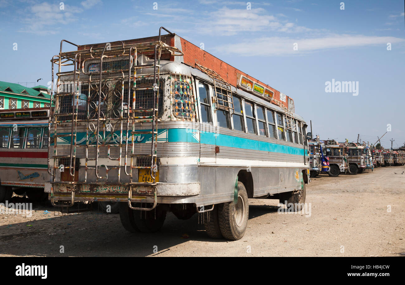 Linea di autobus cromata immagini e fotografie stock ad alta ...