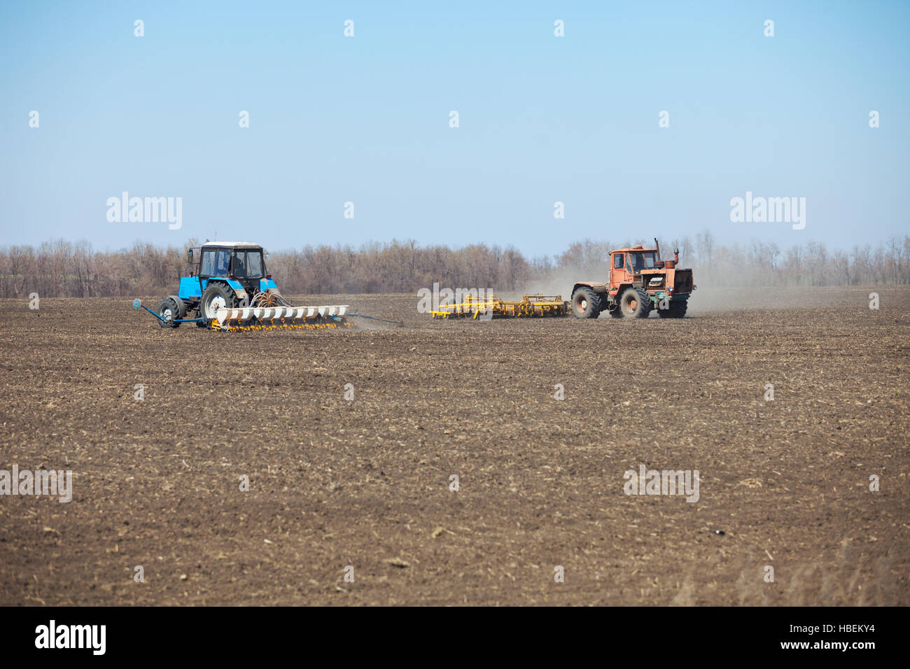 Seminagione di campi immagini e fotografie stock ad alta risoluzione ...