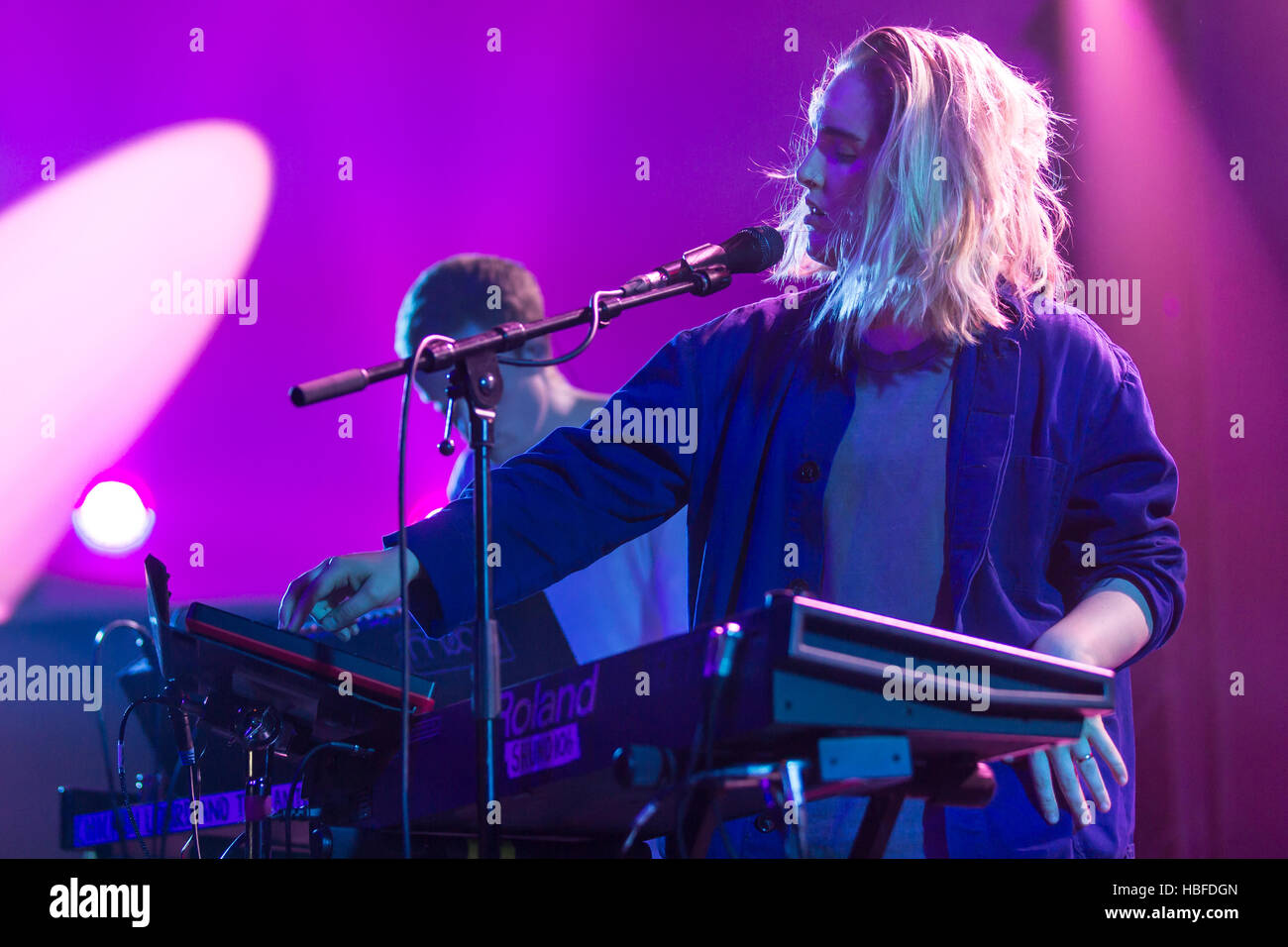 Shura singer immagini e fotografie stock ad alta risoluzione - Alamy