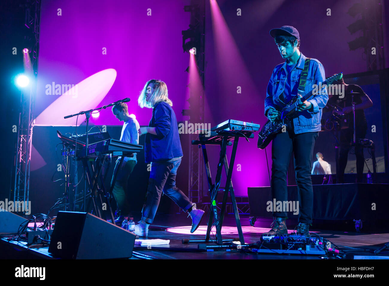 Shura singer immagini e fotografie stock ad alta risoluzione - Alamy